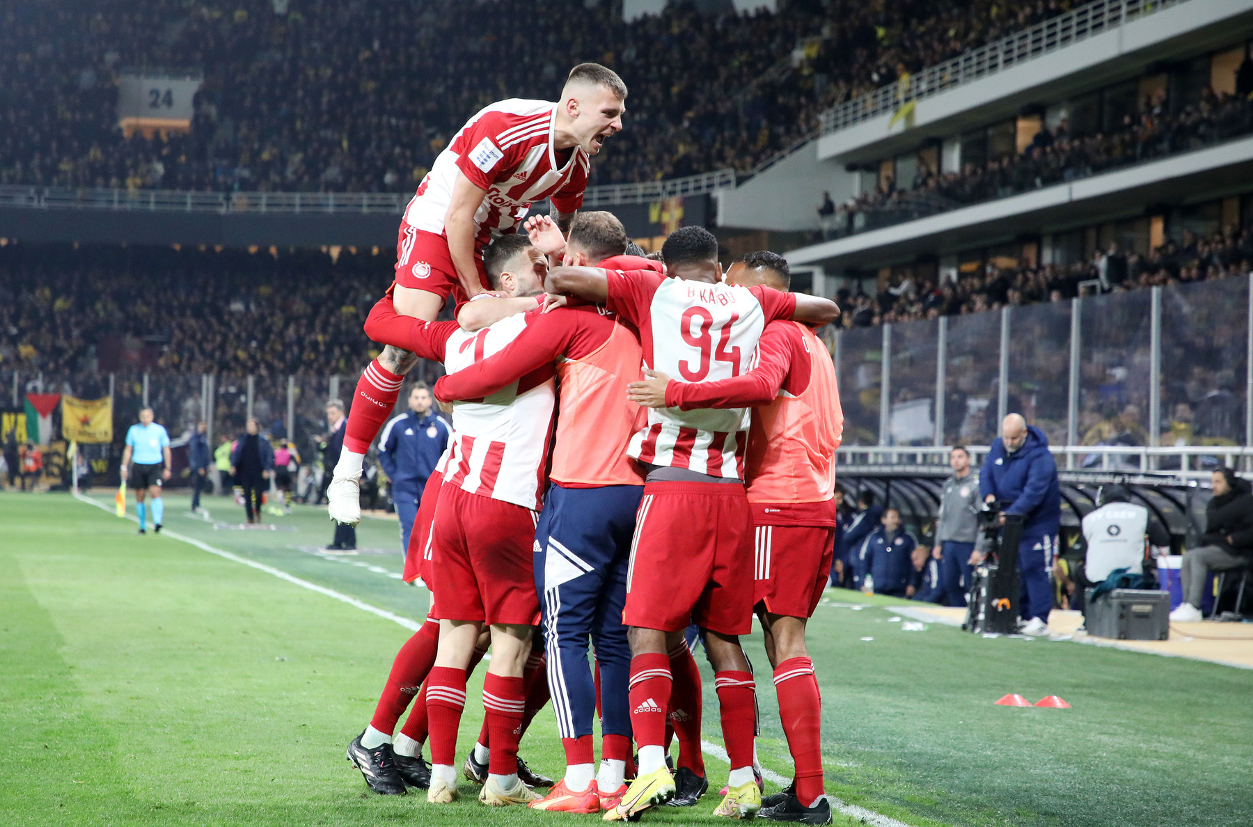 ΑΕΚ - Ολυμπιακός 1-3: «Γκρέμισαν» το αήττητο της OPAP Arena οι ...