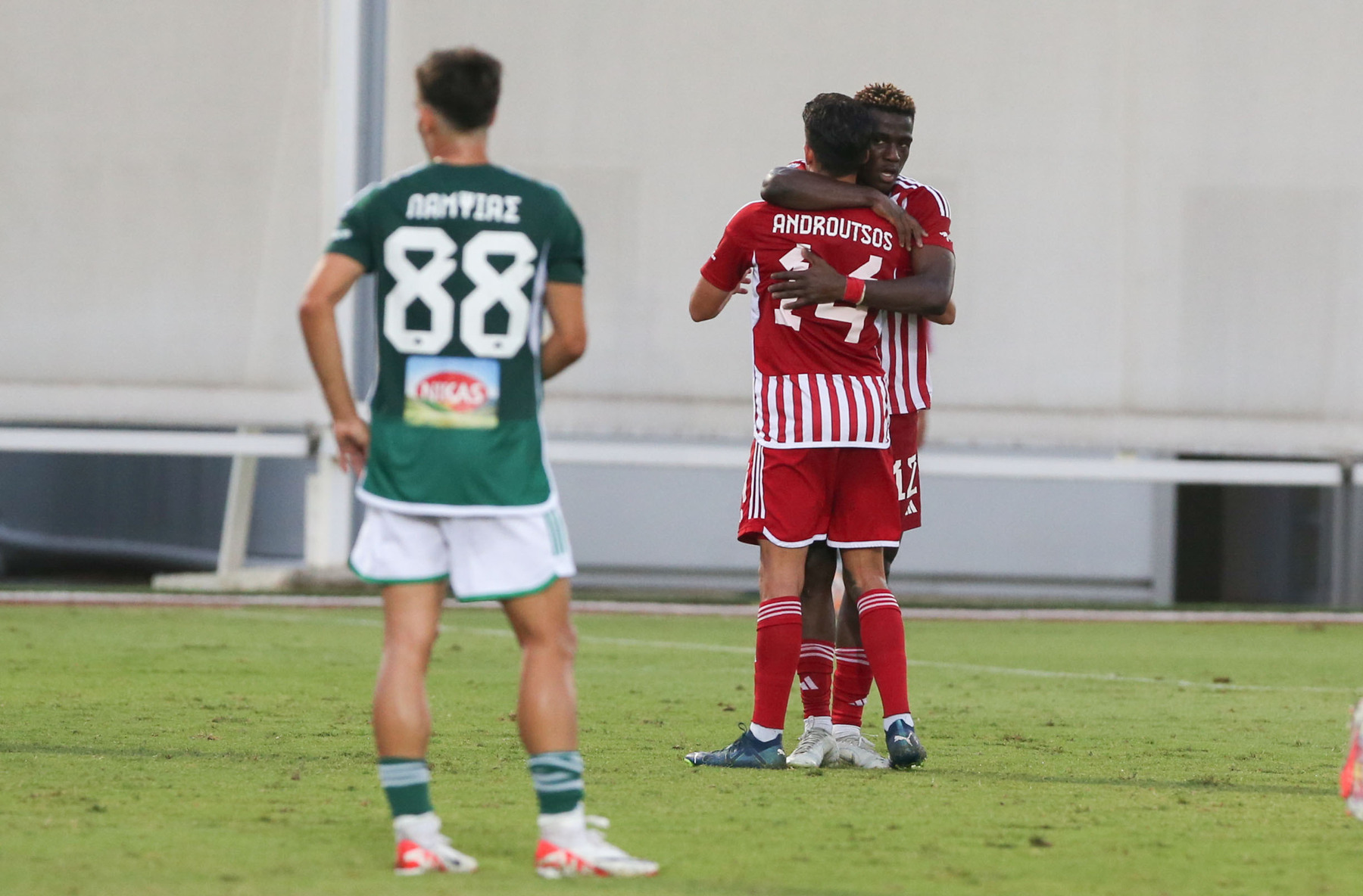 Ολυμπιακός Β' - Παναθηναϊκός Β' 3-1: «Ερυθρόλευκο» το πρώτο «αιώνιο ...