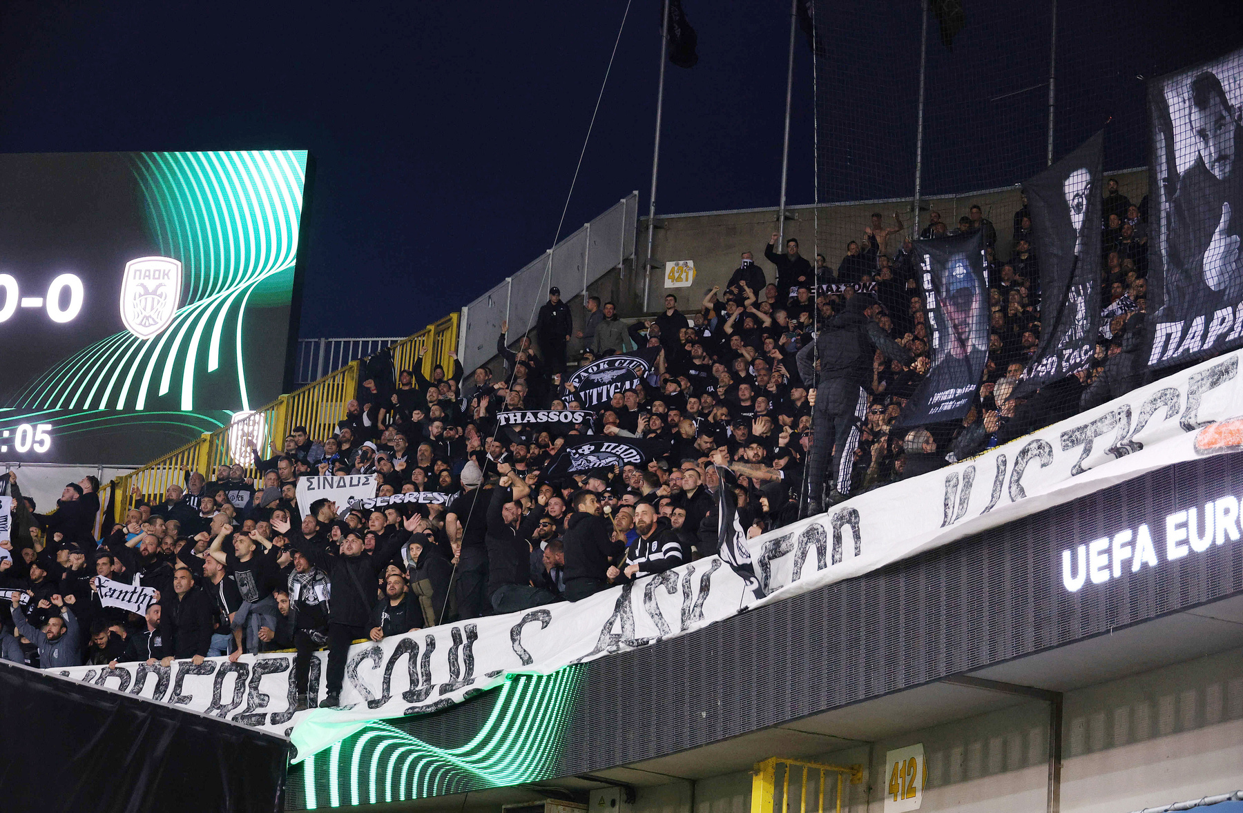 UEFA: Πειθαρχική έρευνα για το Κλαμπ Μπριζ - ΠΑΟΚ!
